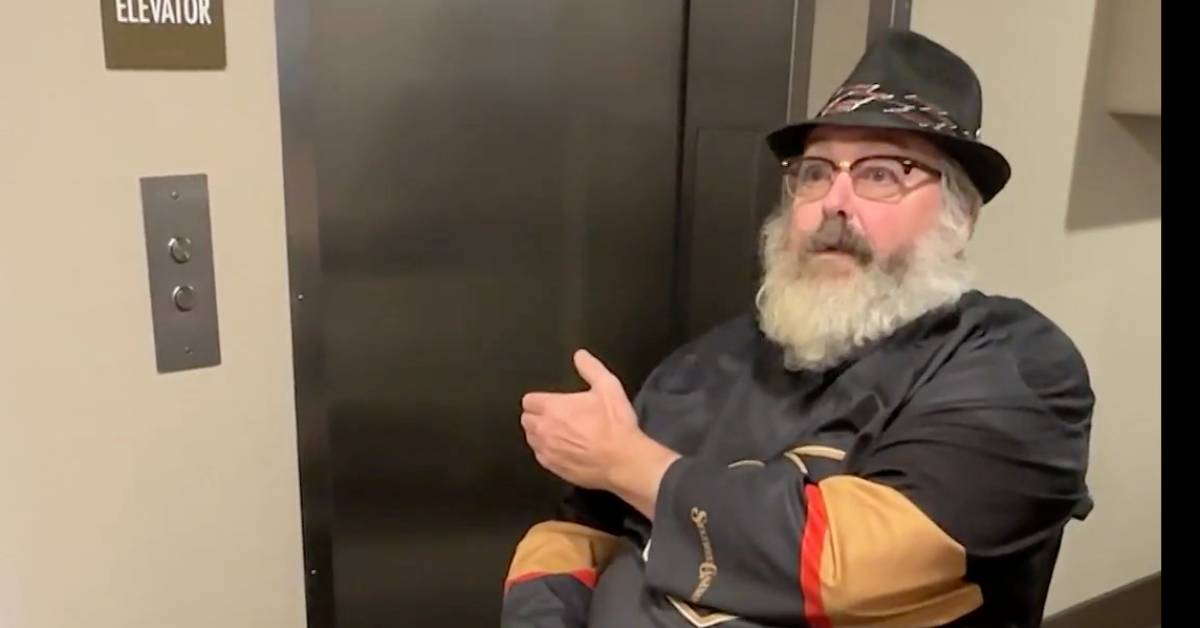 Vegas seniors stranded by broken elevator