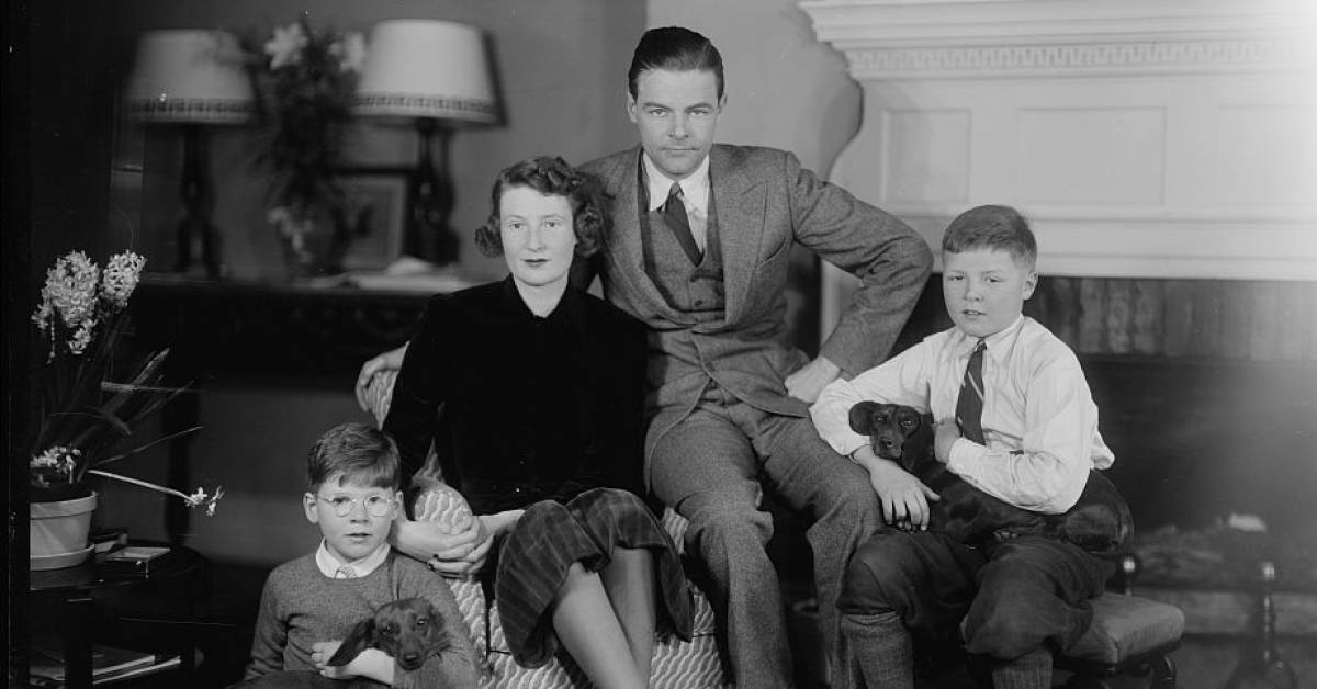 HR Exec at Center of Coldplay Concert Scandal Reportedly Married Into ...