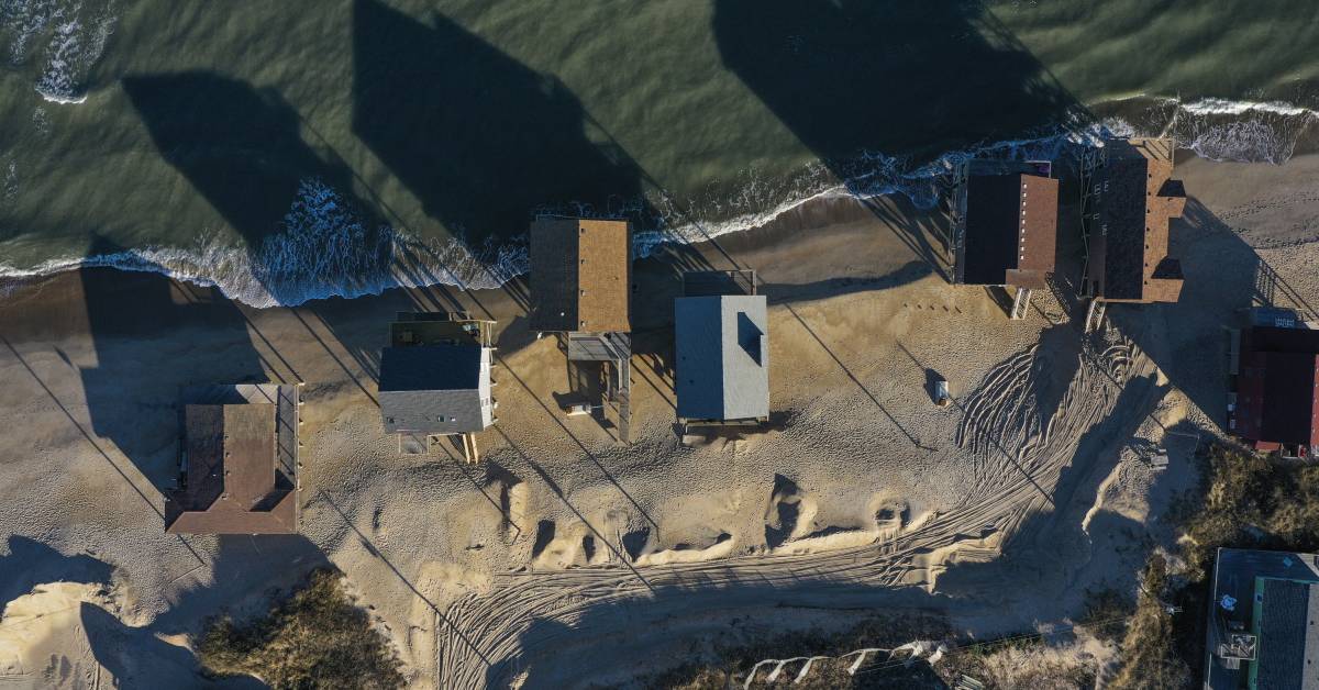 NC Homeowner Watches in Shock From Miles Away As Home Collapses Into Ocean — and It’s the 9th To ...