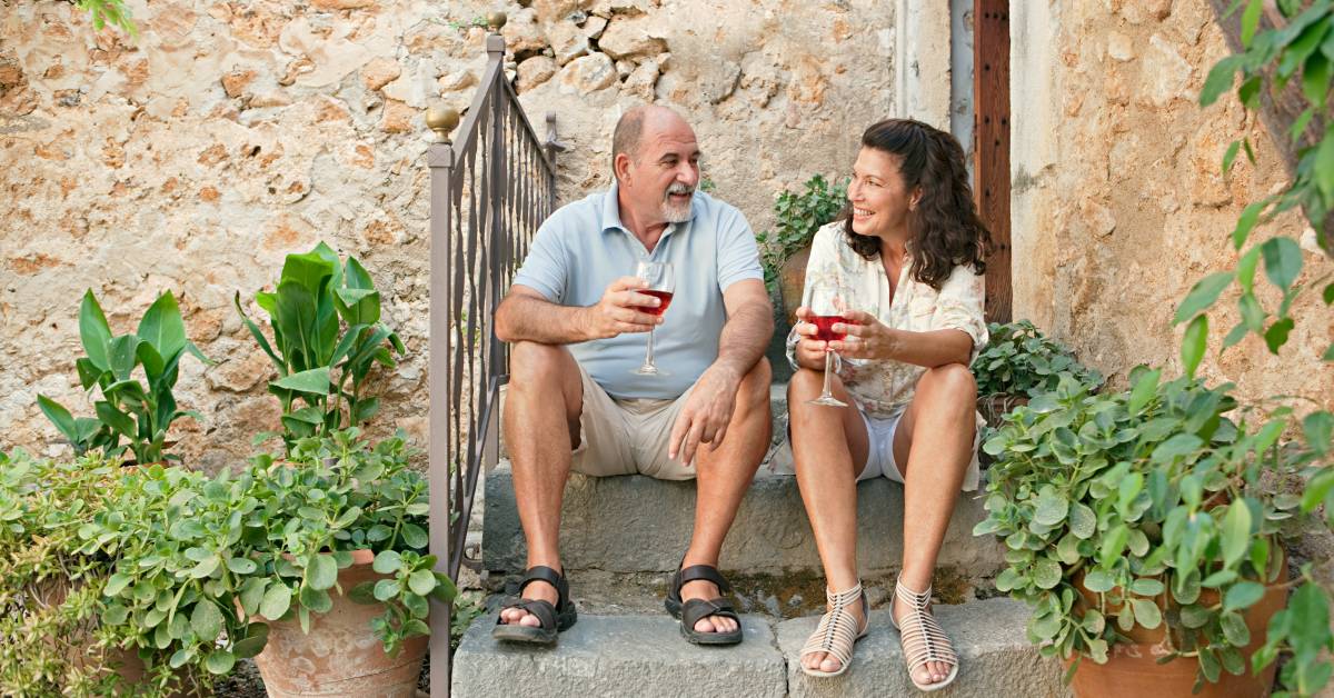 Pros and Cons of Claiming Social Security At 62