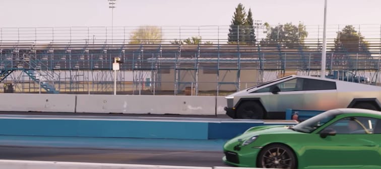 Elon Musk just showed off a new video of the $100K Tesla cybertruck ...