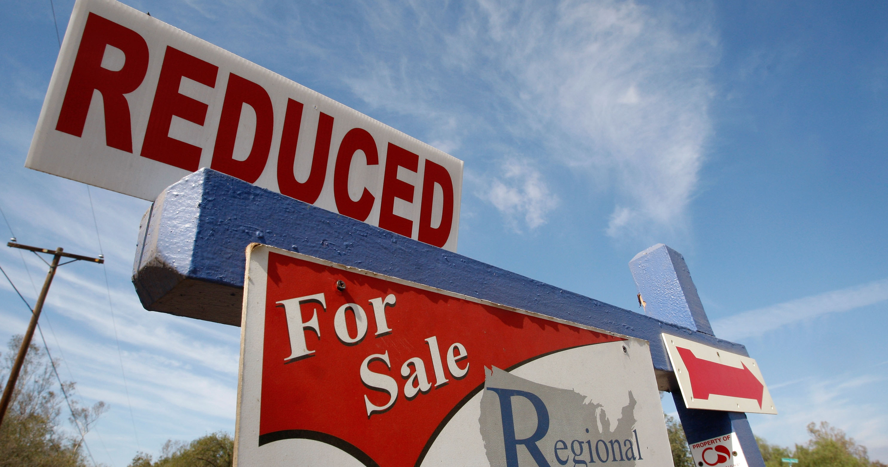 Homeowners are slashing prices by an average $25K