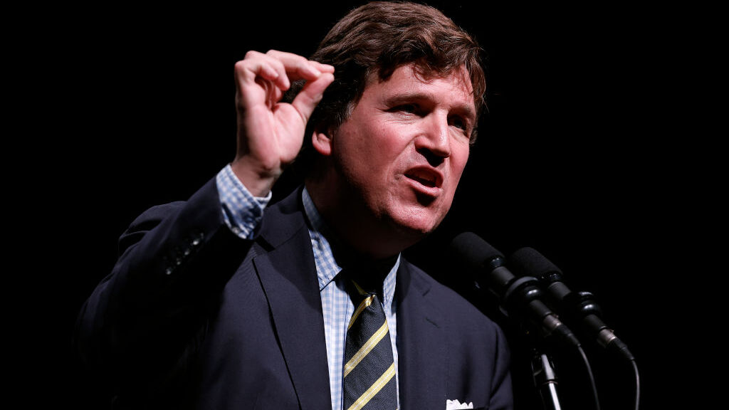 Tucker Carlson says stop paying credit cards