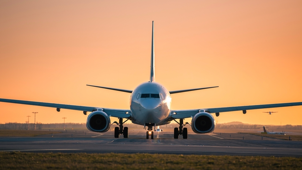 Jet fuel drops but airfares stay high